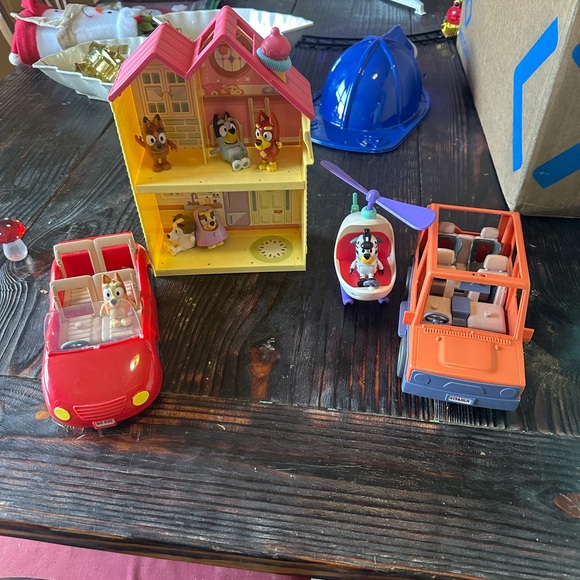 Bluey | Toys | Fisherprice Little People Animal Adventure Set Red ...